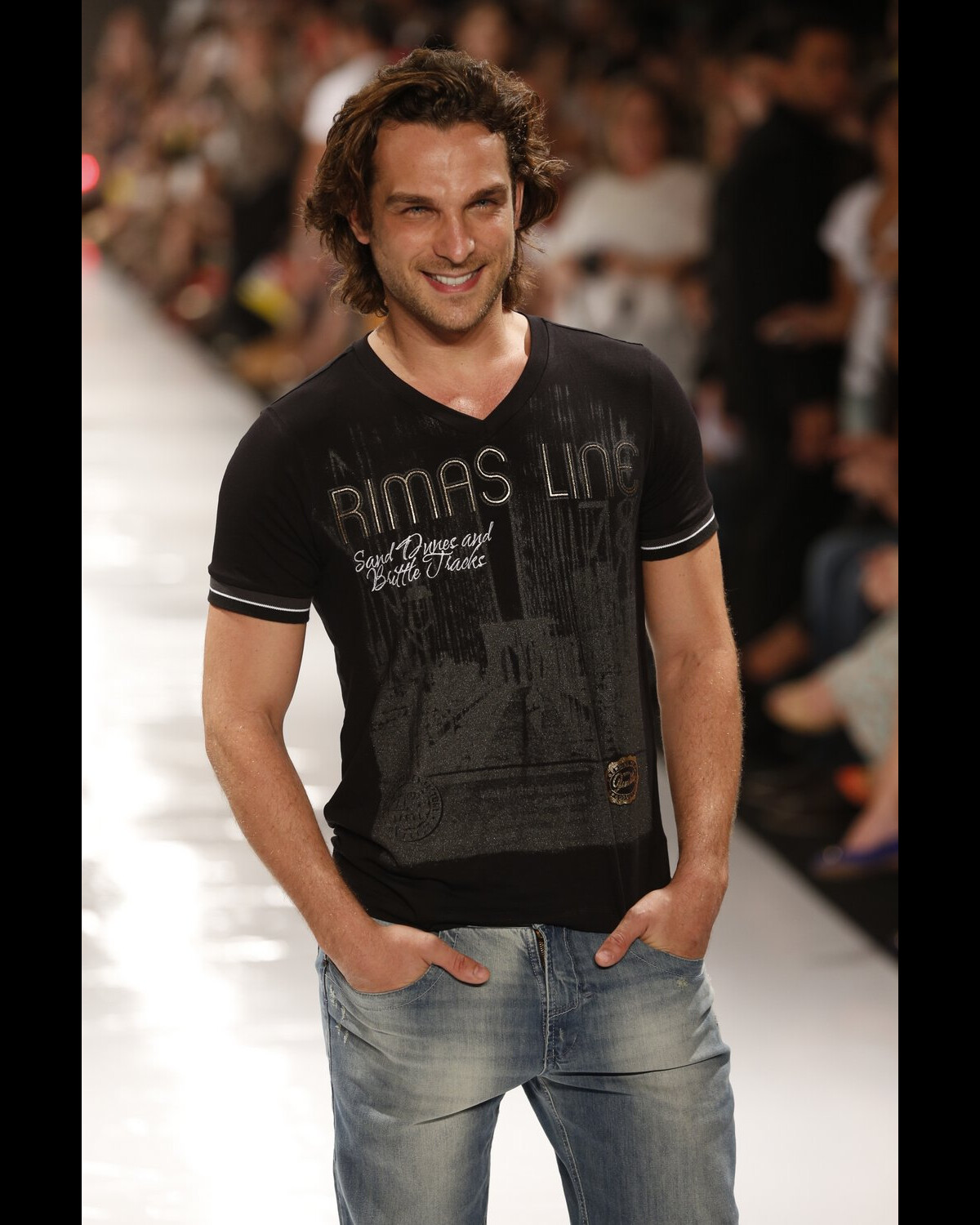 Foto: Igor Rickli desfila em evento de moda, no Paraná - Purepeople