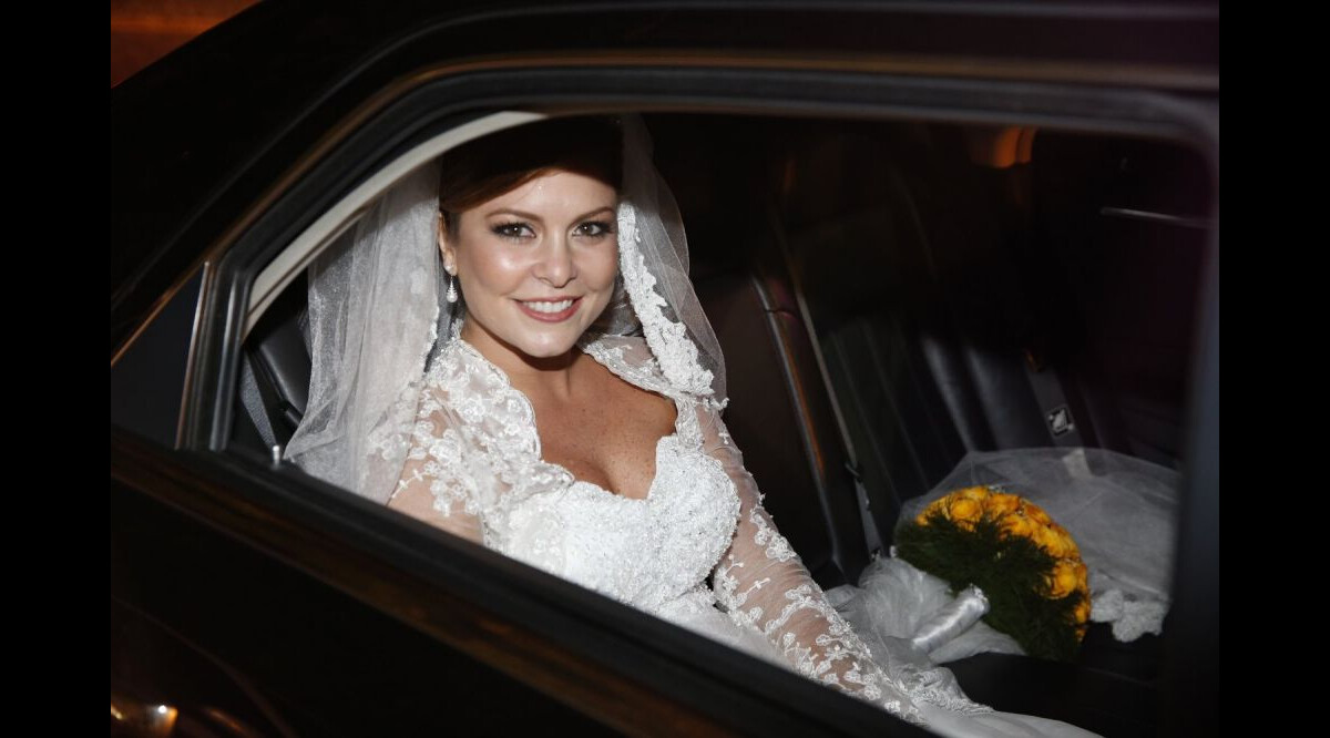 Foto: Bárbara Borges momento antes de subir ao altar - Purepeople