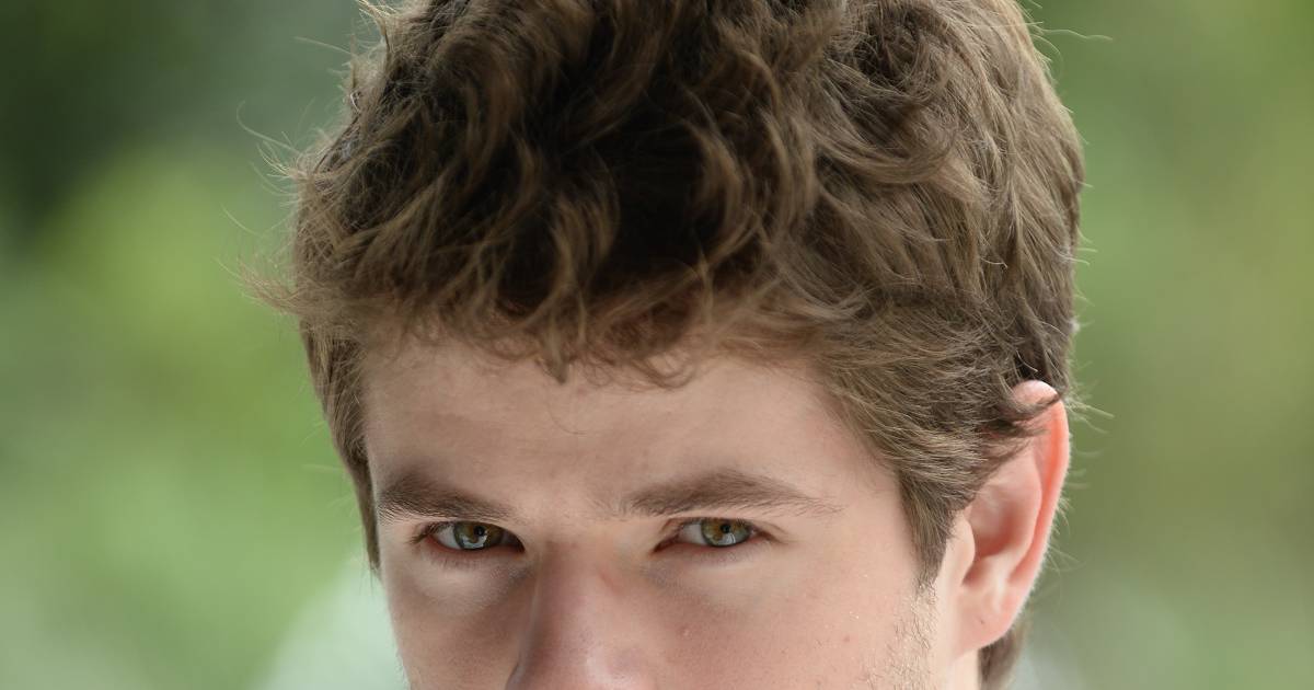 Benjamin (Mauricio Destri) se oferece para ser sócio-investidor no ...