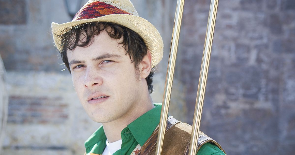 Sergio Guizé estreou na Globo em 2013, na novela 'Saramandaia' - Purepeople