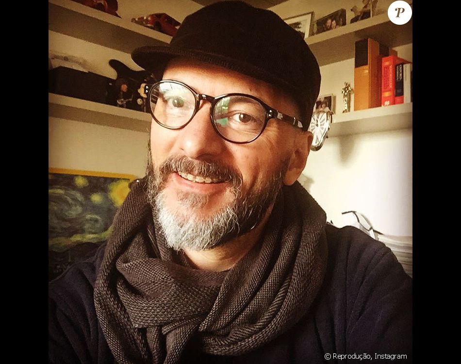 Atualmente de férias na Europa, Britto Júnior voltará a apresentar o ...