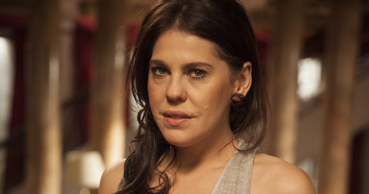 Bárbara Paz cancela apresentações de peça após morte do marido, Hector ...