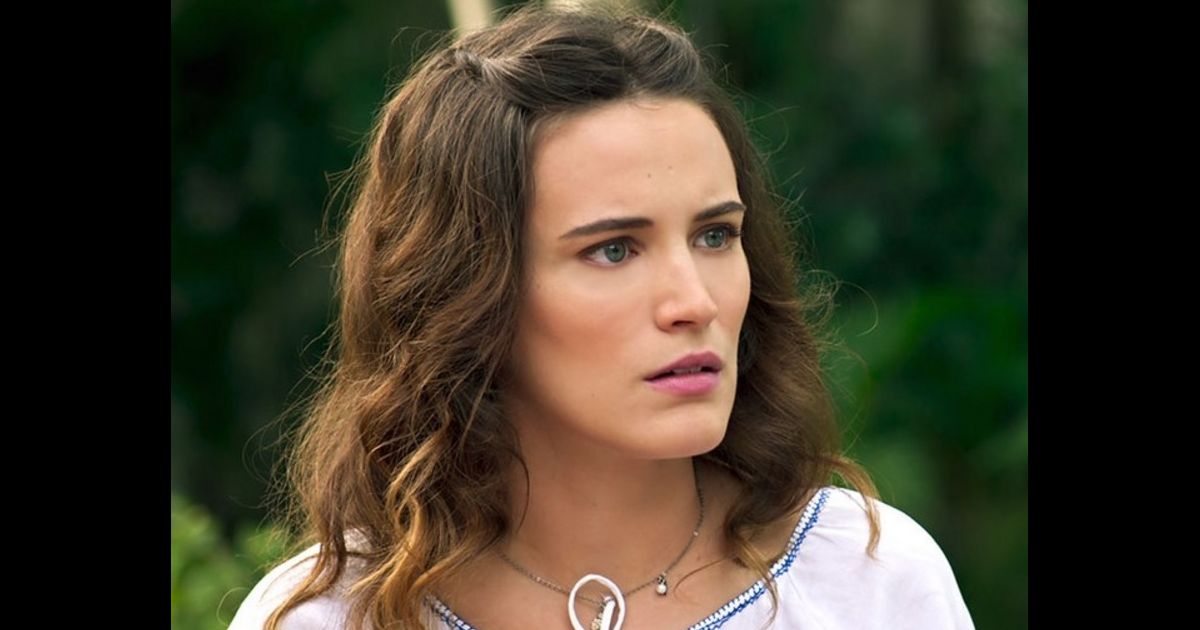 Maria (Bianca Bin) é pedida em casamento por Eugênio (Hélio Ribeiro ...