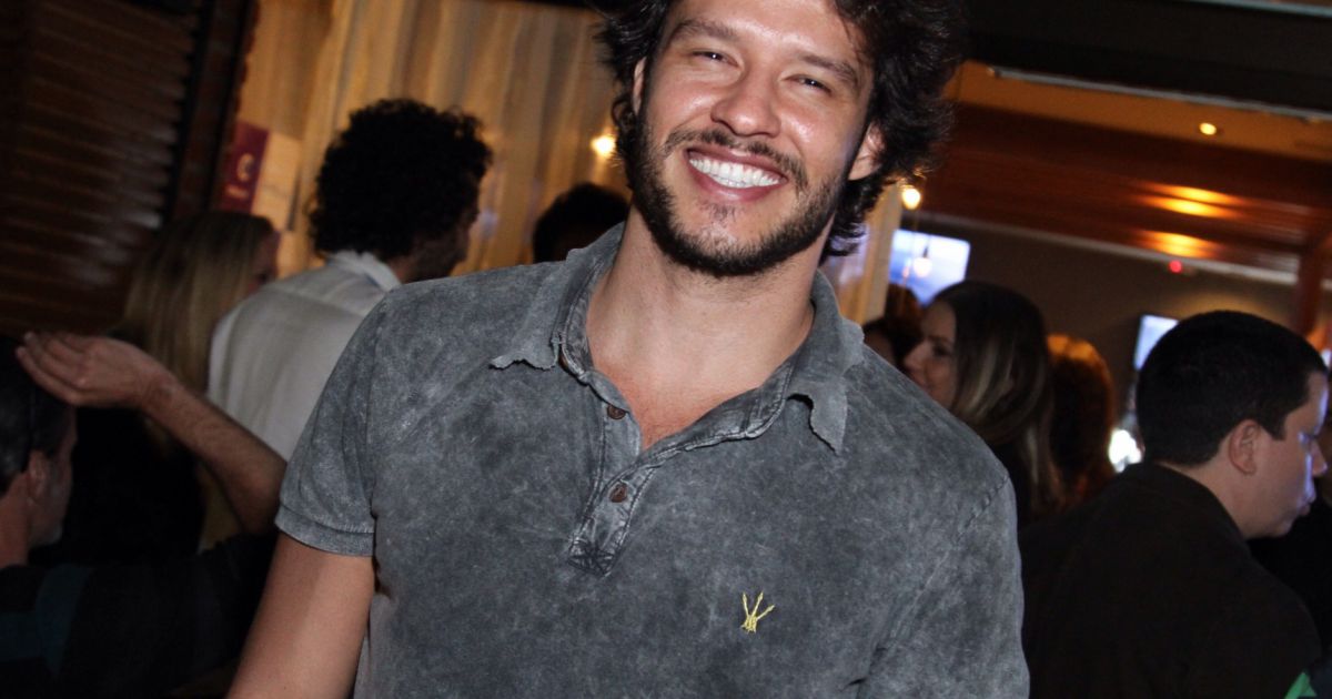 Nando Rodrigues está solteiro desde o fim do namoro com Yanna Lavigne ...