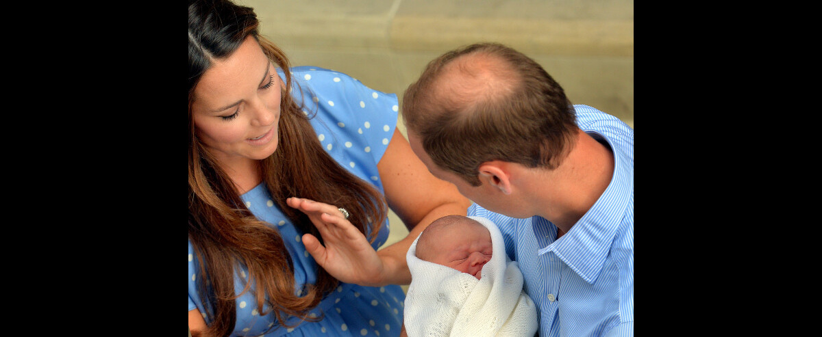 Foto: O bebê real foi apresentado ao mundo na saída do hospital St ...