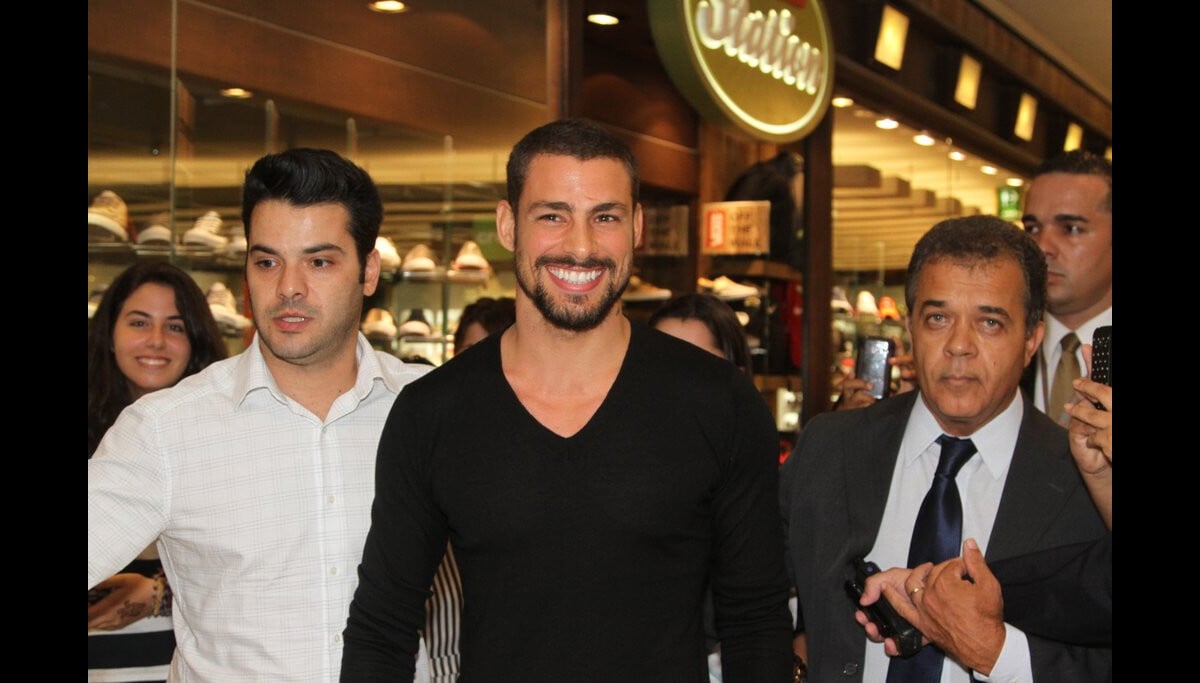 Foto: Cauã Reymond prestigia evento em São Paulo nesta terça-feira, 04 ...