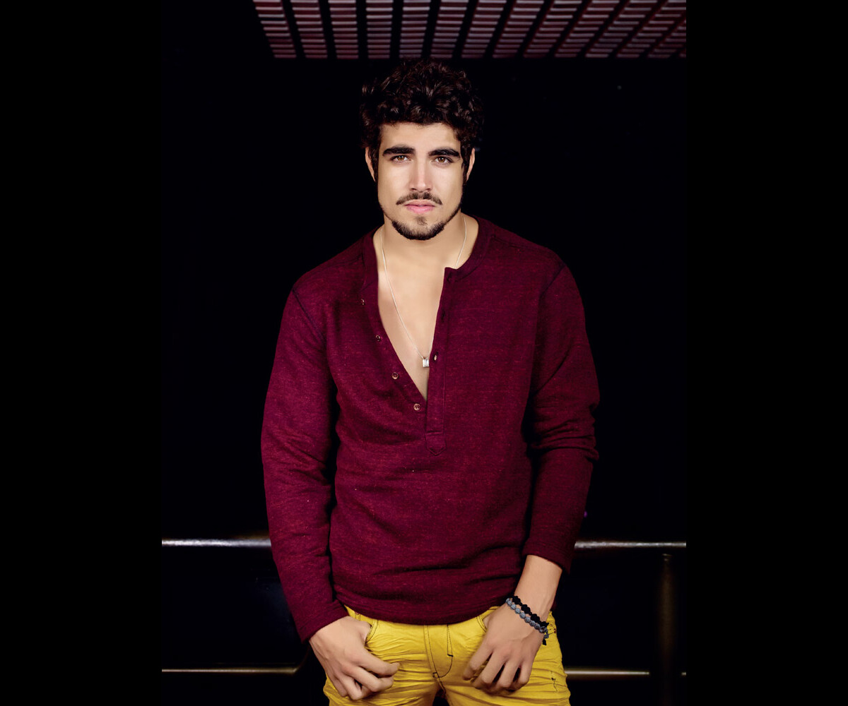 Foto: Charmoso, Caio Castro posou para uma grife de roupas - Purepeople