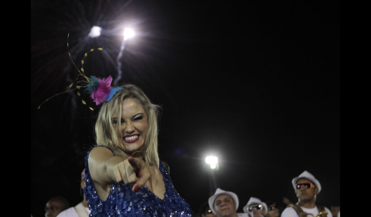 Foto: Ellen Roche se prepara para as gravações de 'Sangue Bom', próxima ...