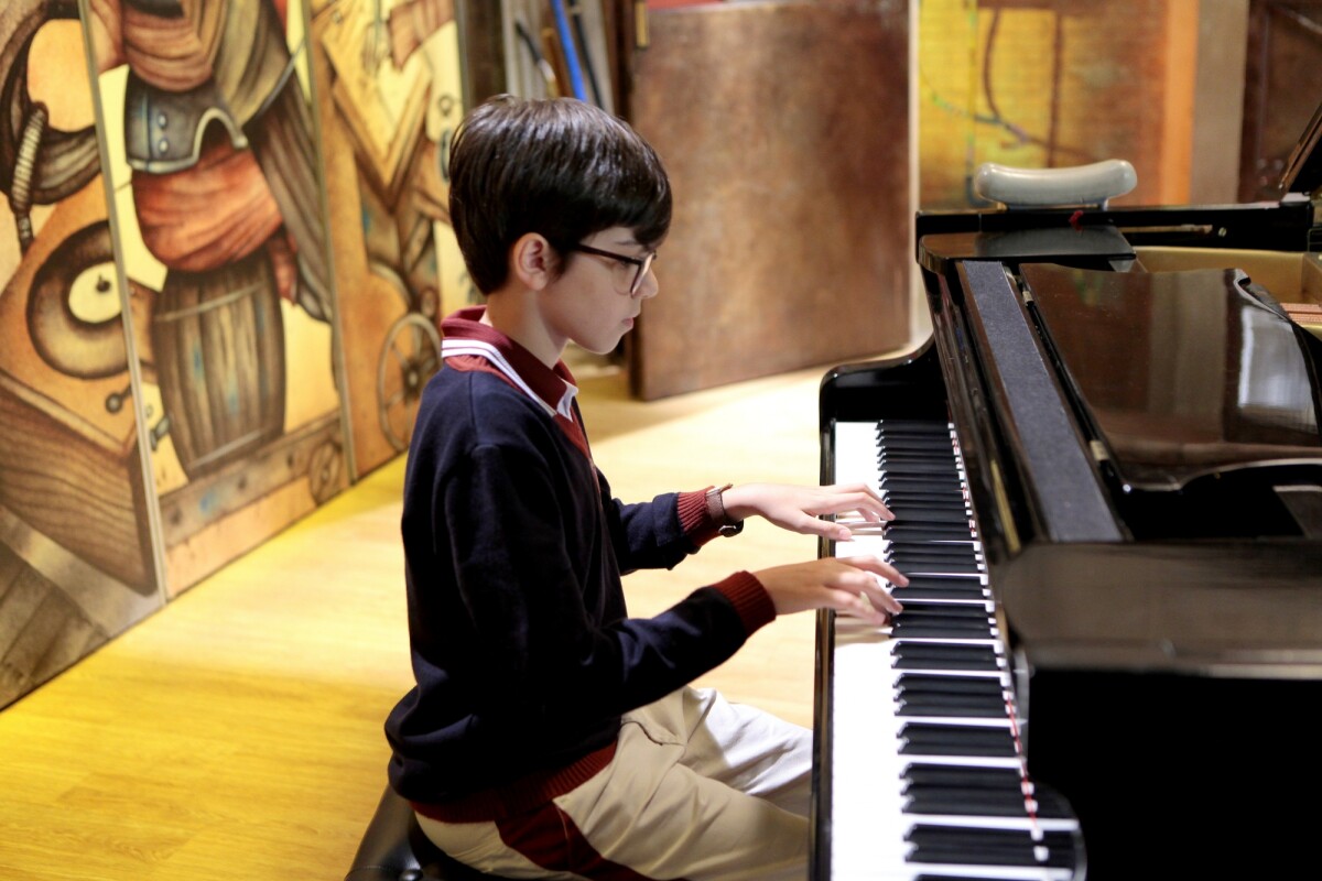 Foto: Bento se apresenta no piano e João fica incomodado nos próximos ...