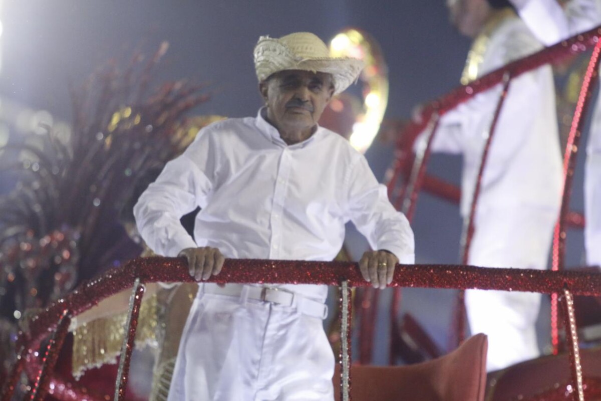 Foto: Pai de Zezé Di Camargo e Luciano, seu Francisco desfilou na ...