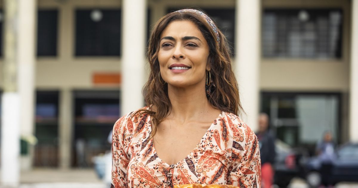 Maria da Paz (Juliana Paes) desamaia ao se dar conta que Amadeu (Marcos ...