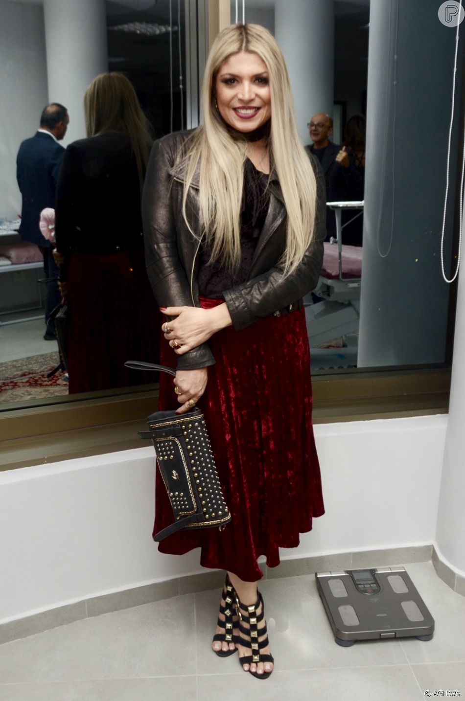 Adriana era vocalista do extinto grupo 'Adriana e a Rapaziada' - Purepeople