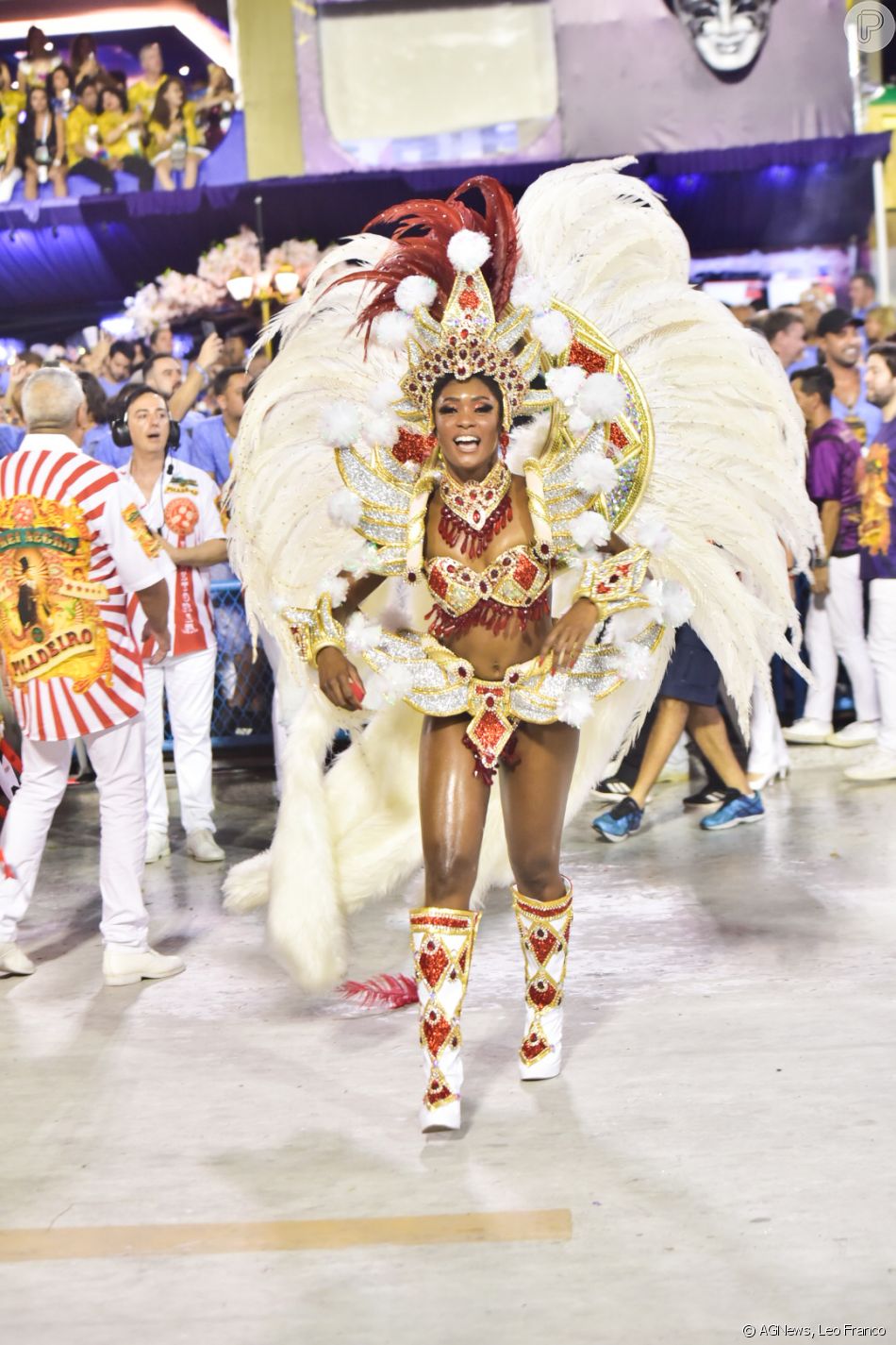 Erika Januza, musa do Salgueiro, contou que sempre quis desfilar pela ...
