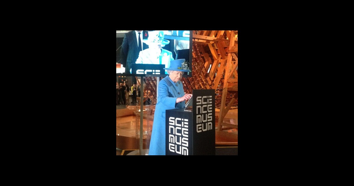 Rainha Elizabeth II usa o Twitter pela primeira vez: 'É um prazer ...