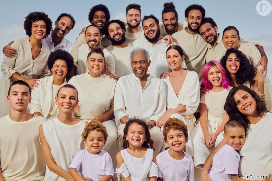 Gilberto Gil posa com mulher, filhos, netos e bisneta para campanha de ...