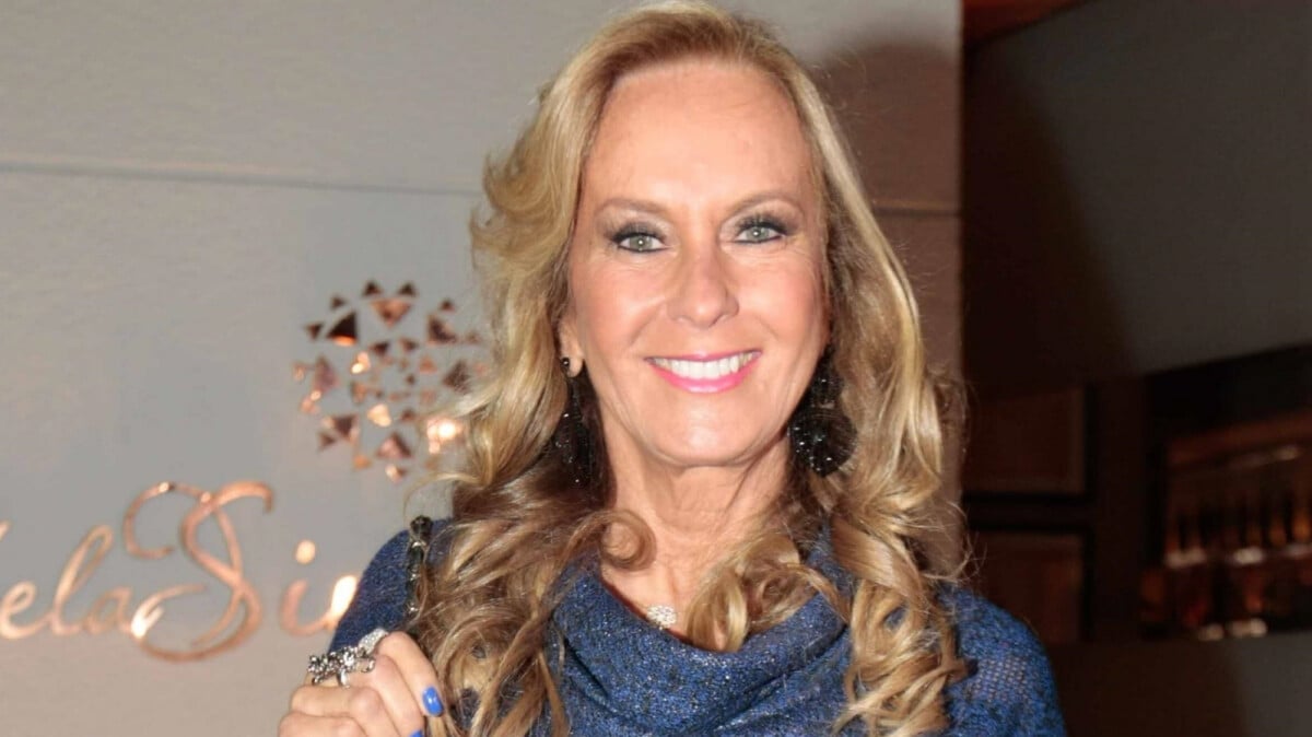 Foto: Helô Pinheiro, aos 75 anos, chamou atenção pelo corpo em foto de ...