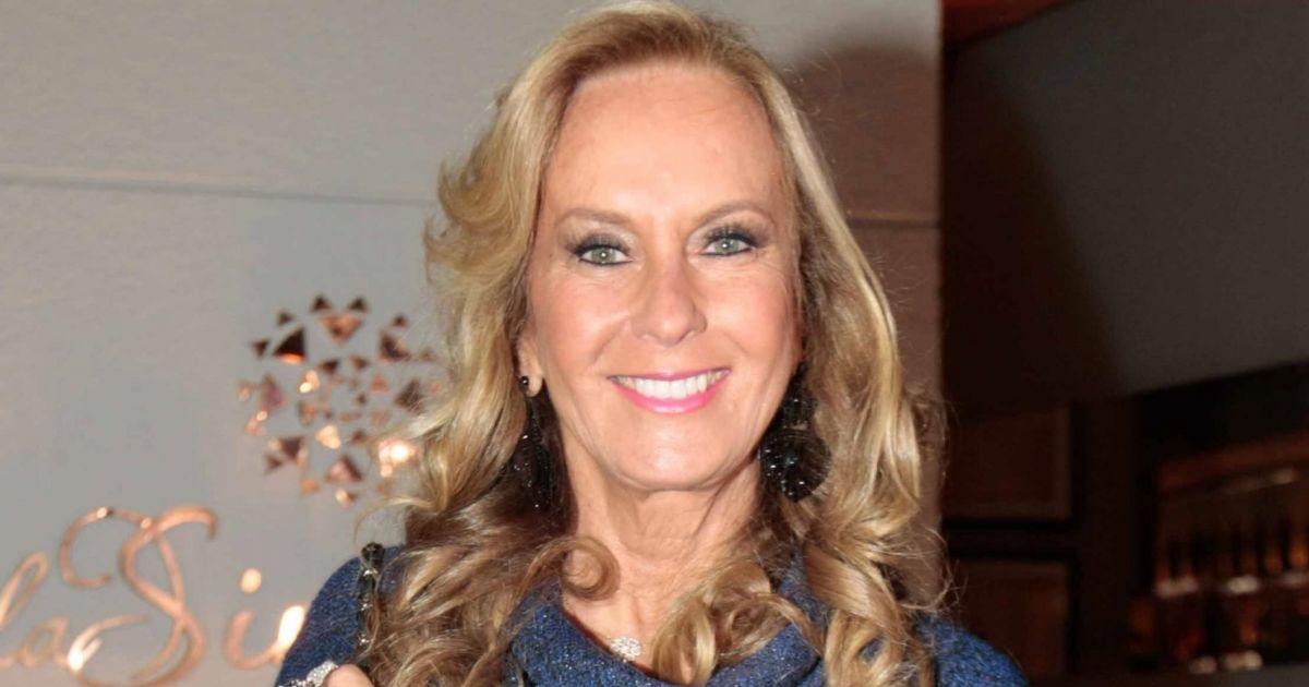 Corpo de Helô Pinheiro, de 75 anos, chama atenção em foto de maiô. Veja ...