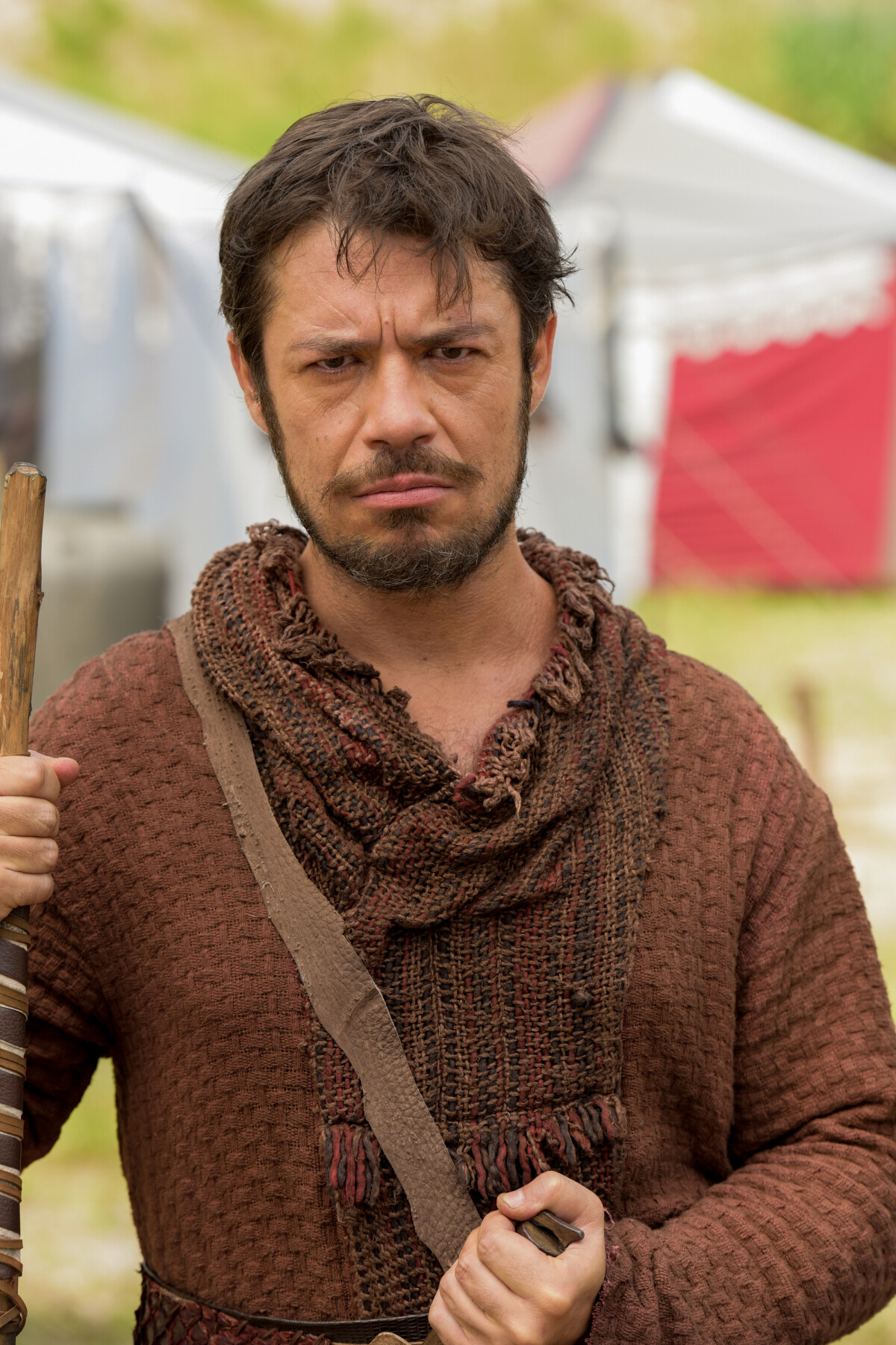 Foto: Novela 'Gênesis': Simeão (Igor Cotrim) reforça o plano de ...