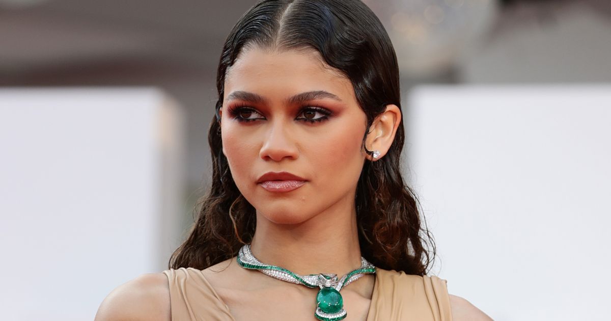 Zendaya usou look Balmain feito sob medida no Festival de Veneza ...