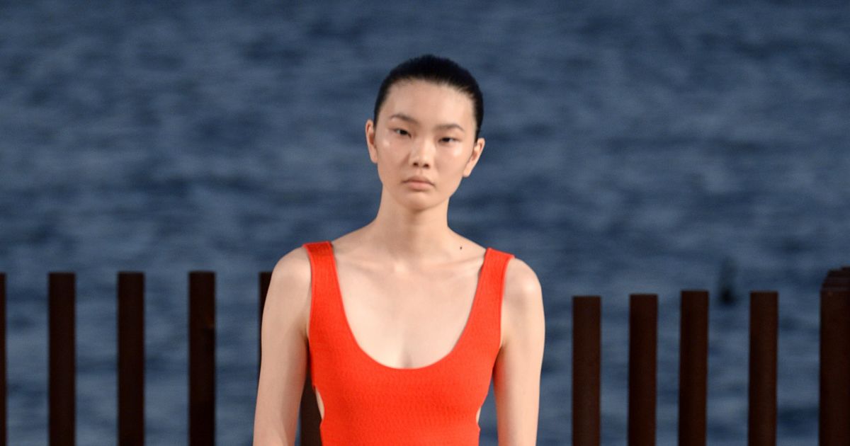 Looks com franja apareceram em grifes da Semana de Moda de NY - Purepeople