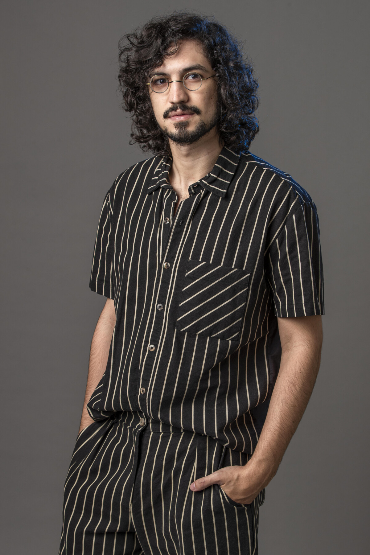 Foto: Na novela 'Um Lugar ao Sol', Felipe (Gabriel Leone) é fã de ...
