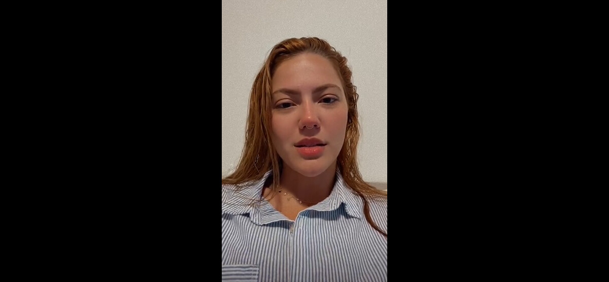 Foto: Sarah Poncio fez uma transmissão ao vivo nesta segunda-feira (27 ...