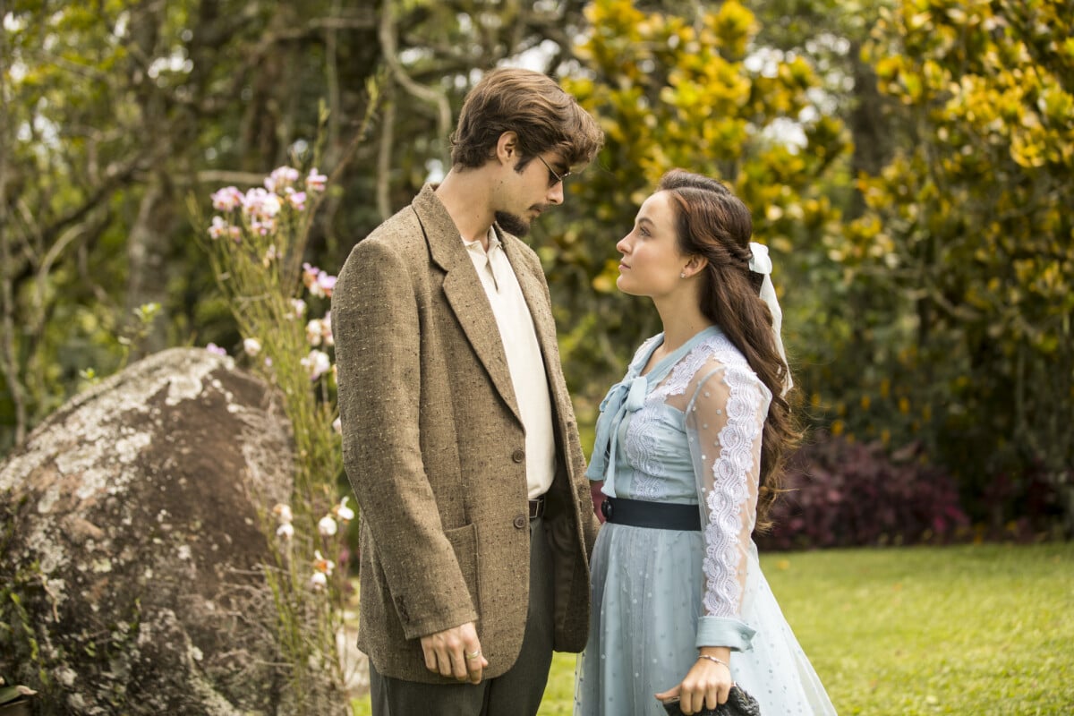 Foto: Davi (Rafael Vitti) e Elisa (Larissa Manoela) se apaixonam na ...