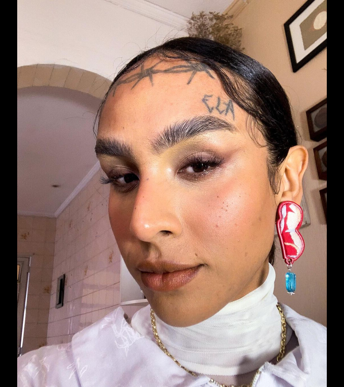 Foto: No Instagram, Linn da Quebrada mostrou que não estava confinada ...