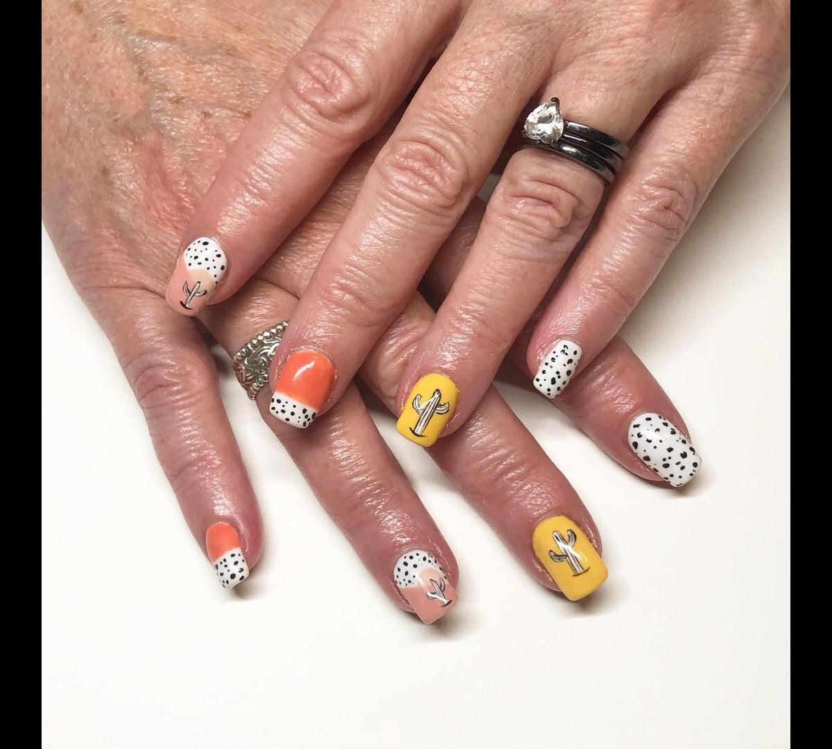 Foto: Unhas do desert ou desert nails são trend criativa para as ...