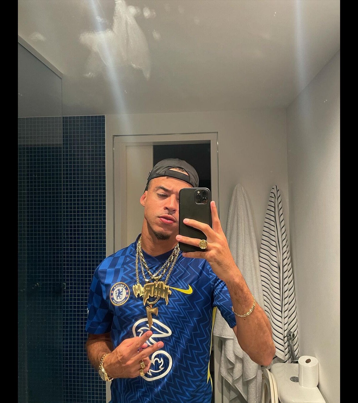 Foto: L7NNON é skatista! Ele começou a praticar skateboard ainda na ...