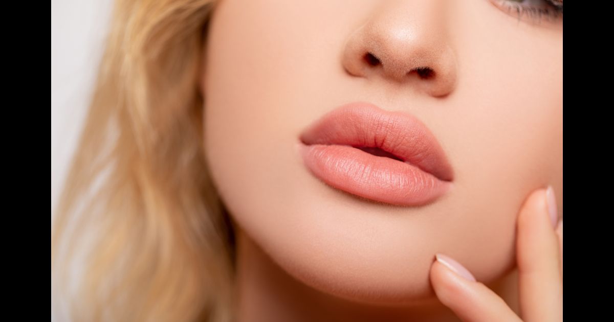 BB Lips promove um leve preenchimento, melhora da circulação labial ...