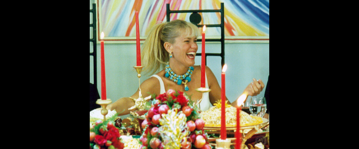 Foto: Xuxa no especial de Natal de 1997 - Purepeople