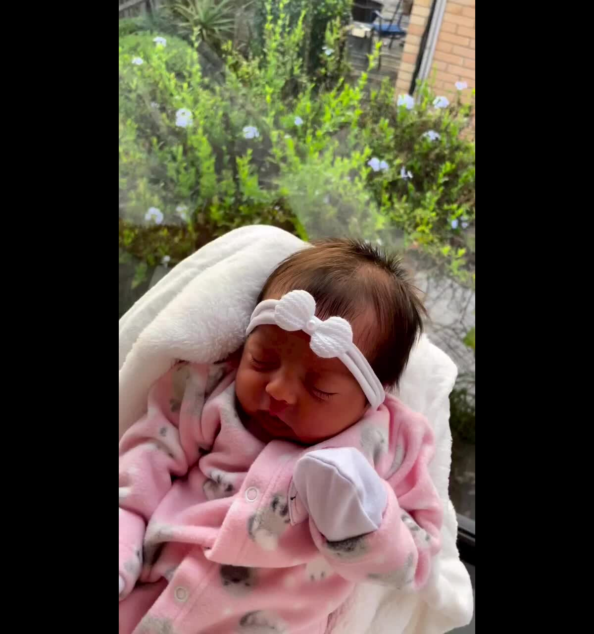 Vídeo: Filha de Biel e Thays surge em vídeo foto compartilhado em sua ...