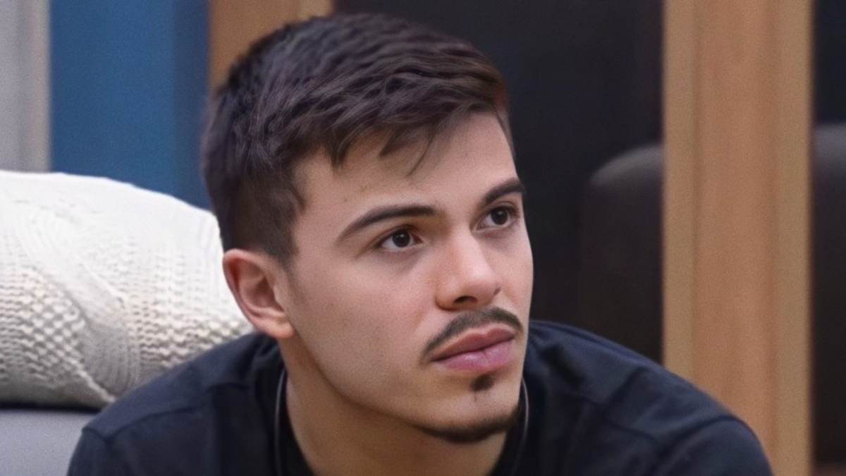 Foto: A Fazenda: Thomaz foi o primeiro eliminado da noite, antes da ...