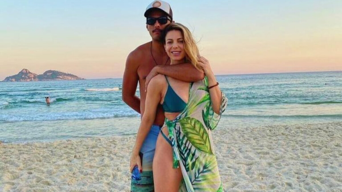 Foto: Sheila Mello e o tenista Feijão, o João Souza, iniciaram o romance em janeiro de 2020. O ...