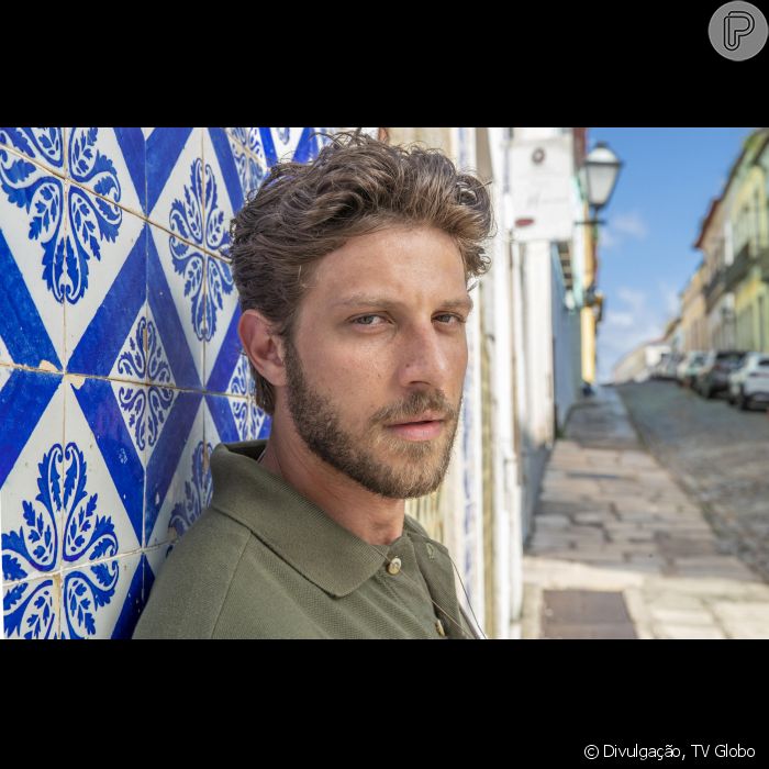 Filho de Brisa (Lucy Alves) e Ari (Chay Suede), Tonho (Vicente Alvite ...