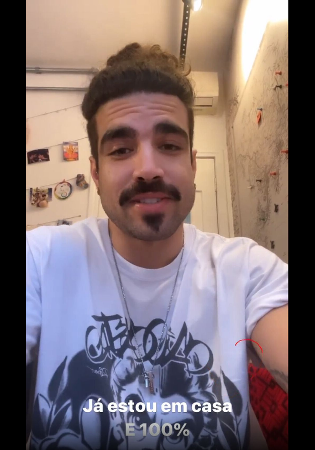 Foto: Caio Castro revelou ter ido ao hospital passar por exames ...