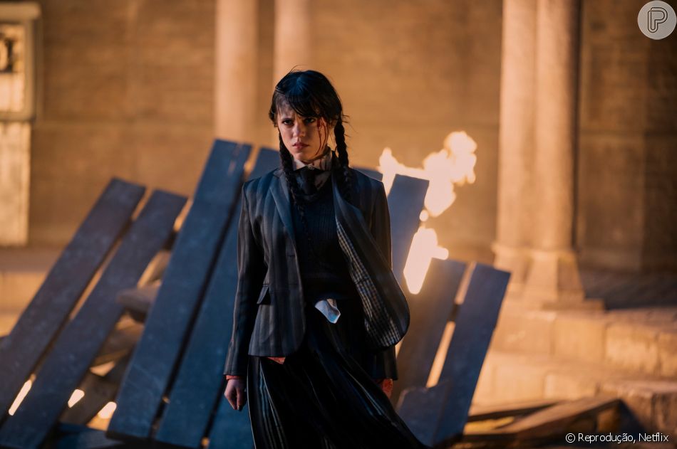 Moda da série 'Wandinha': looks de Jenna Ortega têm vestido de grife ...