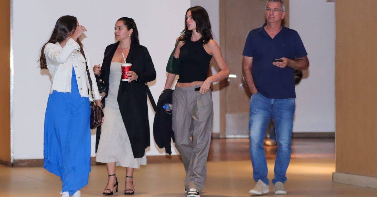 Os pais de Bruna Marquezine, Neide e Telmo, e a irmã da atriz, Luana ...