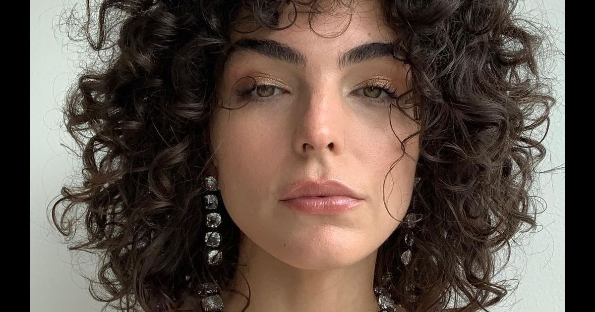 Tudo começou depois que Julia Konrad mandou algumas indiretas para Cris ...