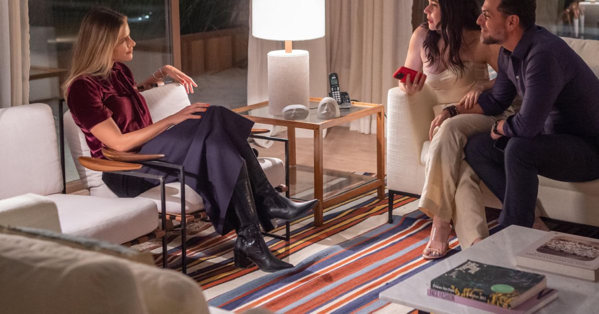 Sara (Isabelle Nassar) conseguiu desmascarar Moretti (Rodrigo Lombardi ...