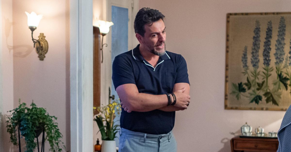 Moretti (Rodrigo Lombardi) demonstra gostar da 'ideia' de Stenio ...