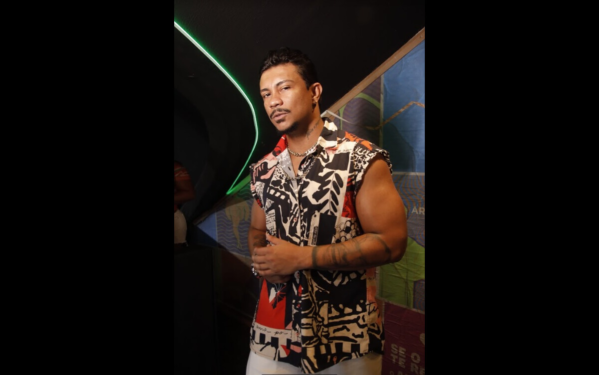 Foto: Xamã exibiu um look estiloso para ensaio de Carnaval - Purepeople