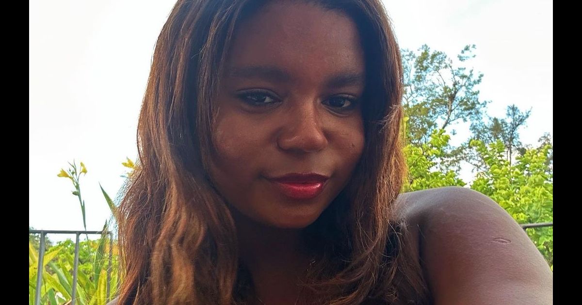 Maria Matta, filha mais velha de Gloria Maria, fez uma singela, porém ...