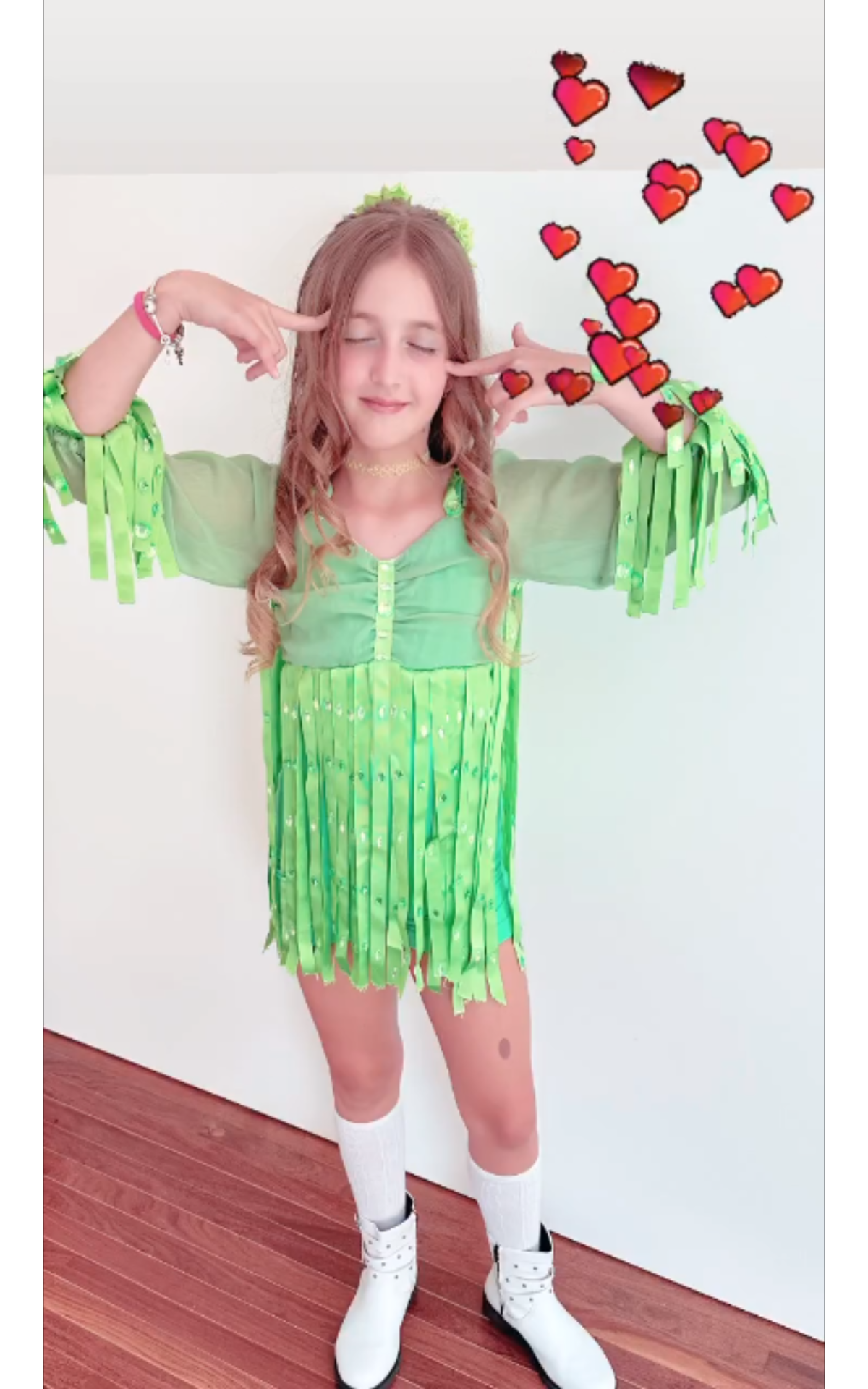 Foto: Eva Huck se fantasiou de Fada Bela, personagem icônica da ...