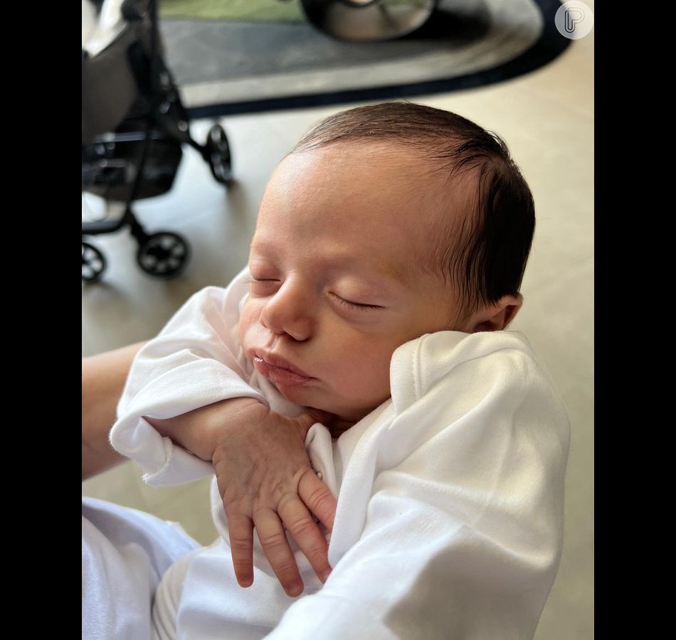 Filho recém-nascido de Claudia Raia vira meme com expressão facial ...