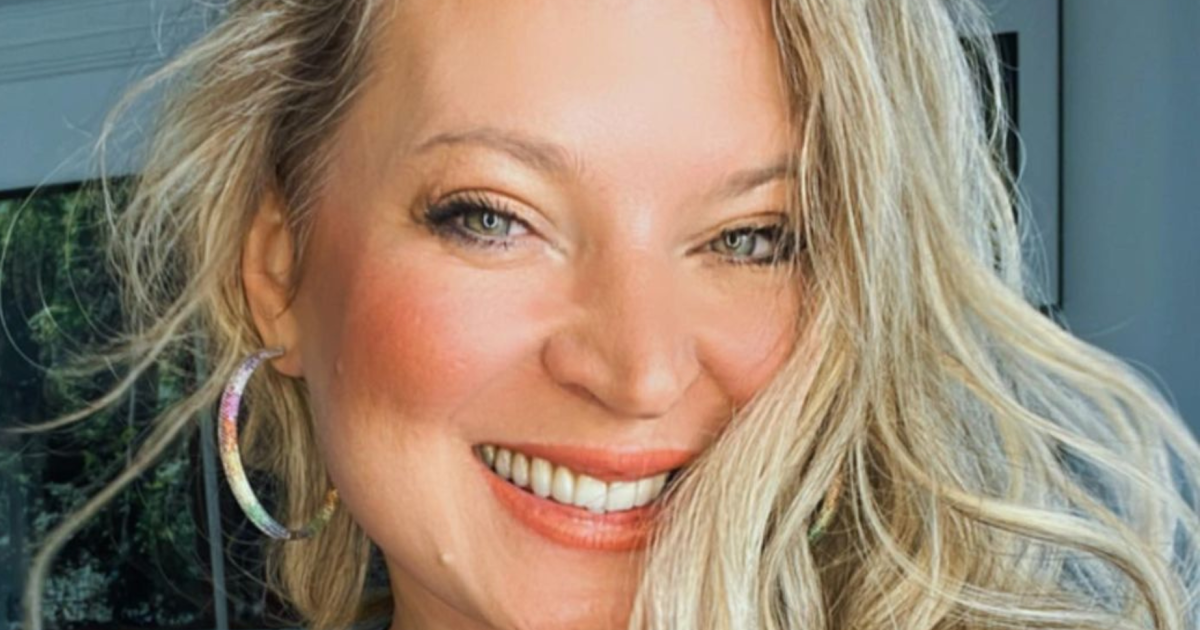 Joice Hasselmann, após perder 24 kg, exibe corpo em vestido justinho ...