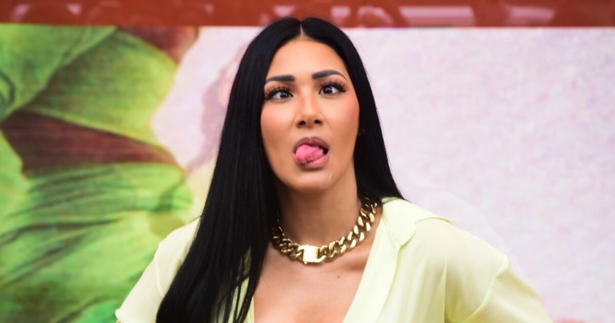 Ah, se a moda pega! Look diferentão da cantora Simaria intriga web ...