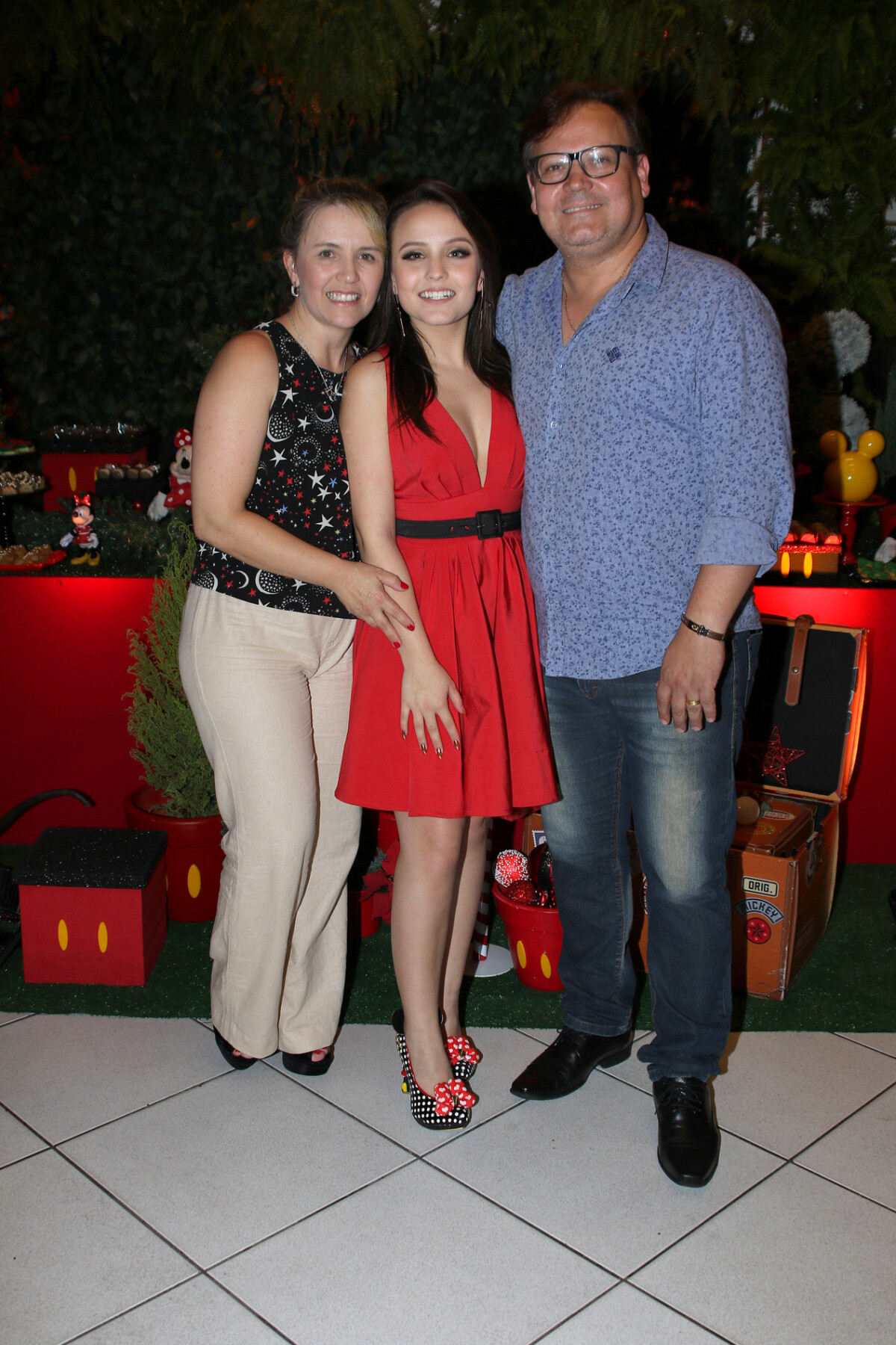 Foto: Larissa Manoela entregou patrimônio de R$ 18 milhões para os pais ...