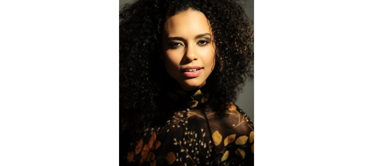 Foto: Aisha Jambo posa para as redes sociais - Purepeople